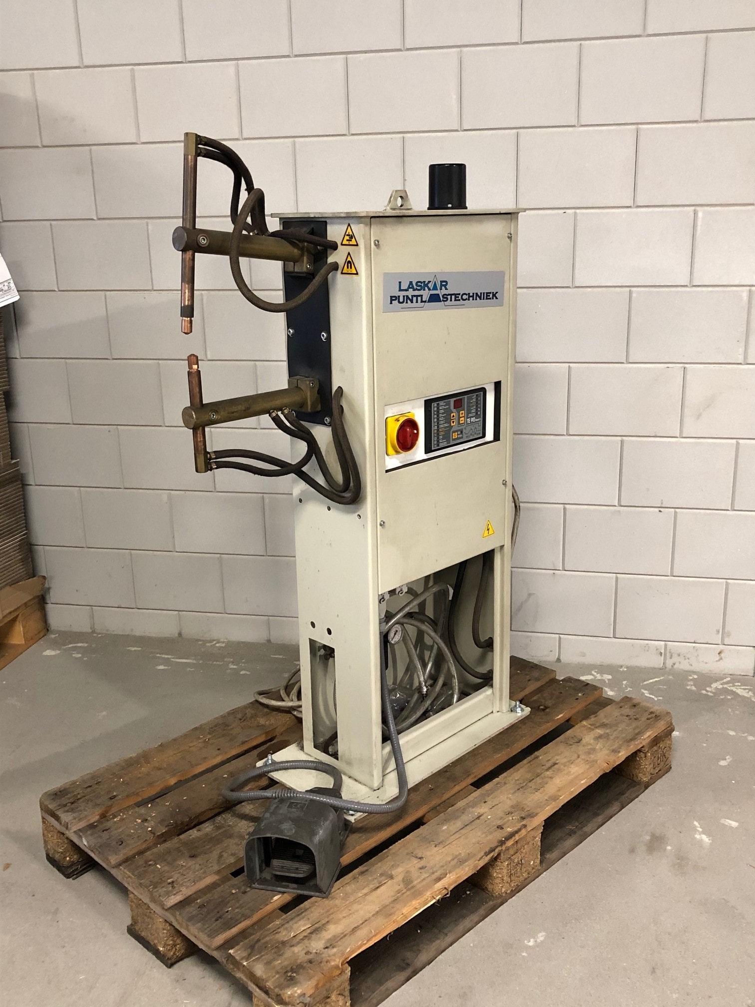 Puntlasmachine Tecna 4608N - Laskar Puntlastechniek